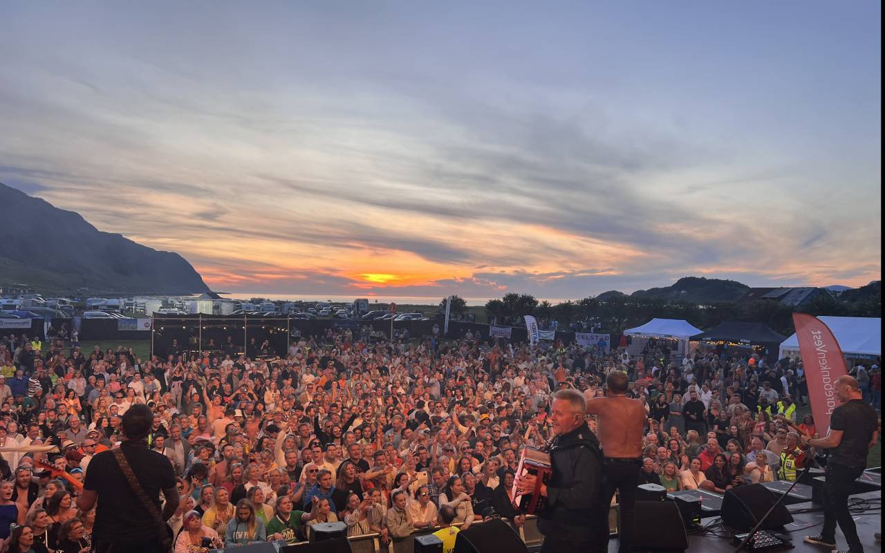 Strandfestivalen Refvik | - Tikkio